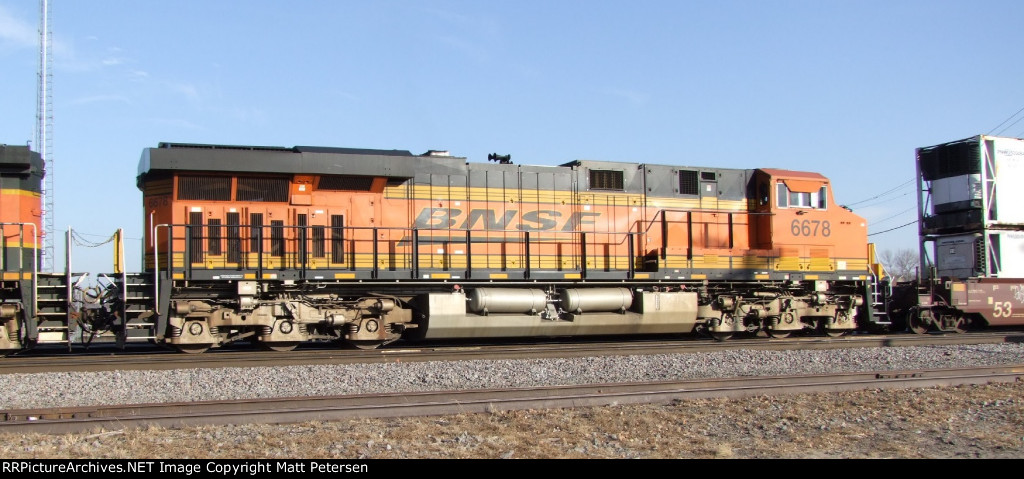 BNSF 6678